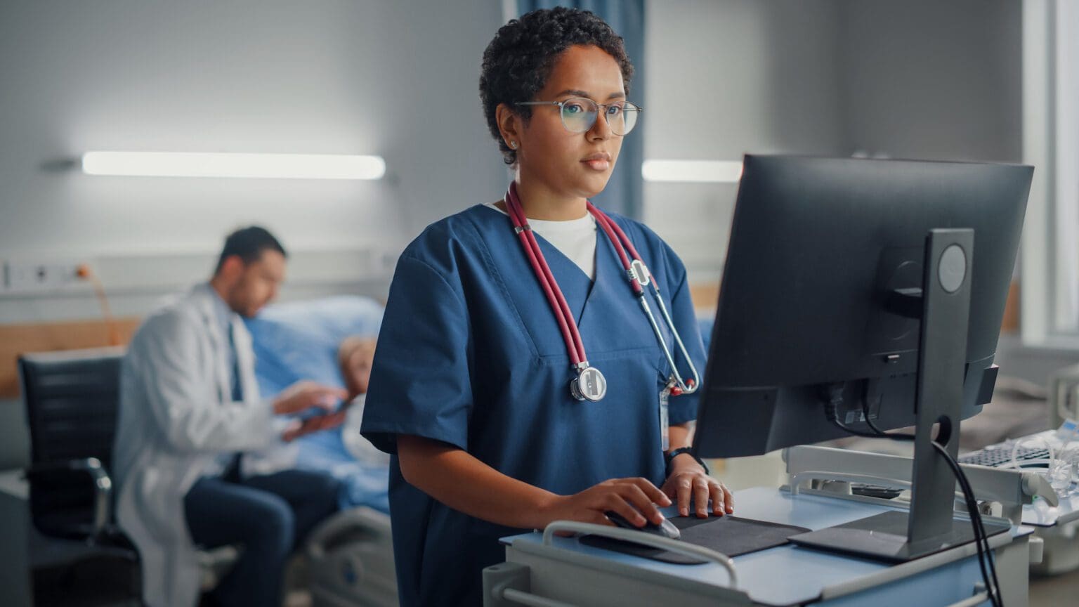 Essential Qualifications To Become A Midwife In 2025